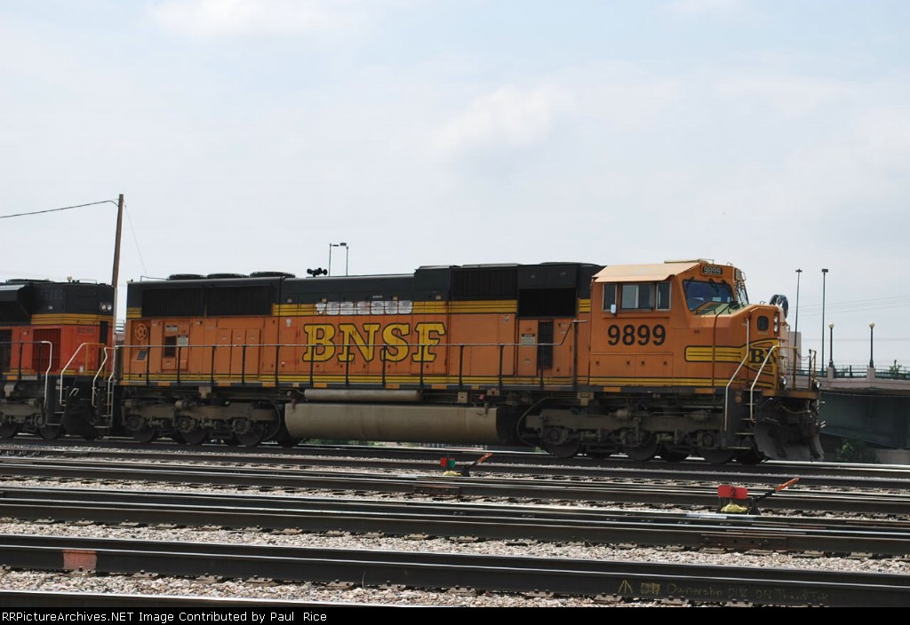 BNSF 9899